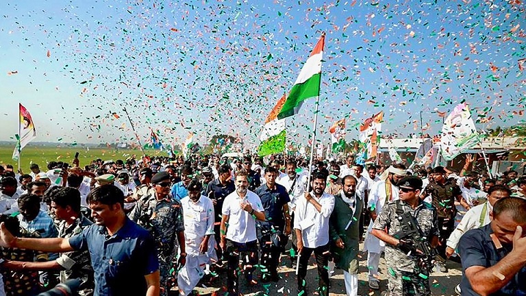 Groupism : कांग्रेस में नेताओं की गुटबाजी, राहुल की यात्रा में ...